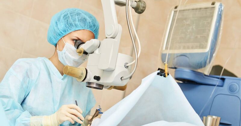 Transplantace rohovky: Průběh operace a jak dlouho trvá hojení